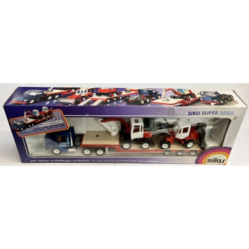 Siku Super 3911 1:55 Scale Low Loader with Excavator & Wheel Loader.