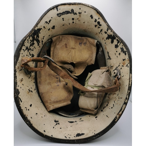 A post-WWI Vickers M27 Irish infantry helmet. An original helmet ...