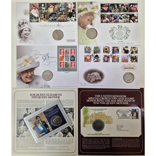A collection of 6 coin/stamp collectible covers. To include 5 Royal ...