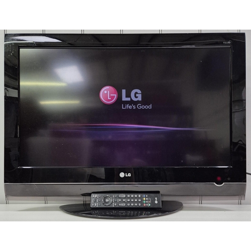 LG 32LF7700 LCD TV, with Freesat tuner built-in. Remote control present ...