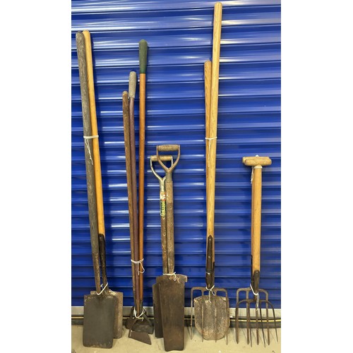Selection of 22 long handled gardening tools. To include spades, forks ...
