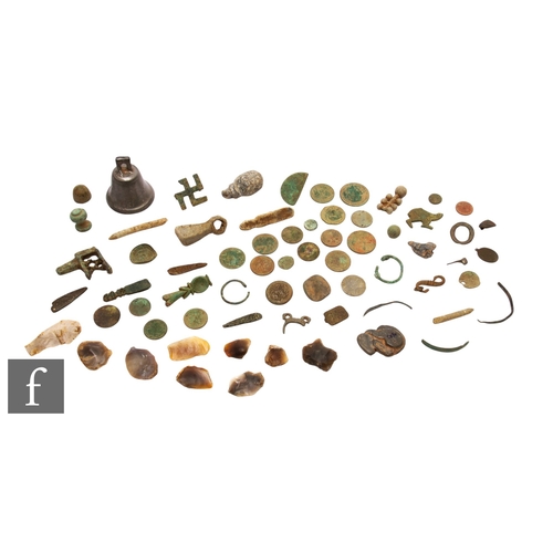 Neolithic to Medieval - A quantity of knapped flint shards, assorted ...