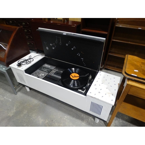 A Painted Alba Radiogram