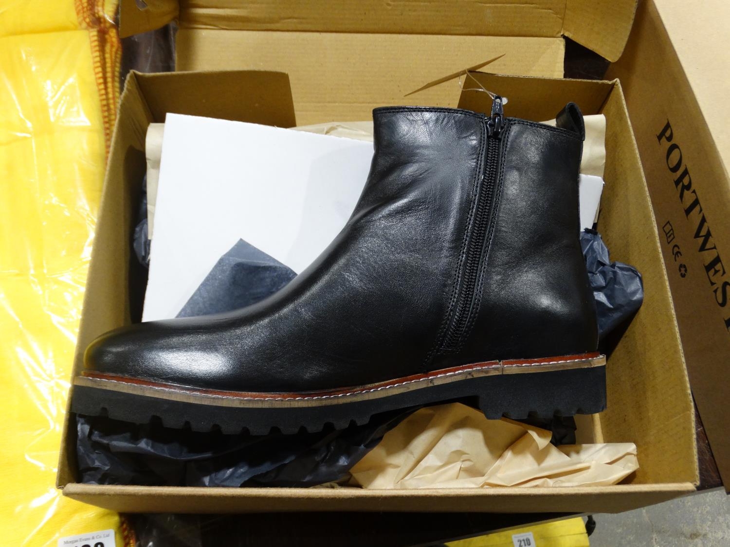 A Pair Of New & Boxed Ladies Pod Boots, Size 7