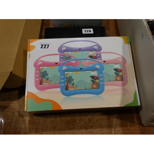 A New & Boxed 7" Children`s Tablet