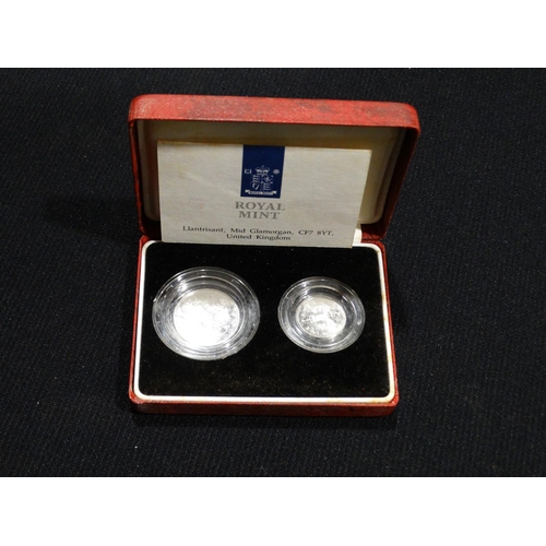 A Boxed 1990 Silver Proof 5p Two Coin Set