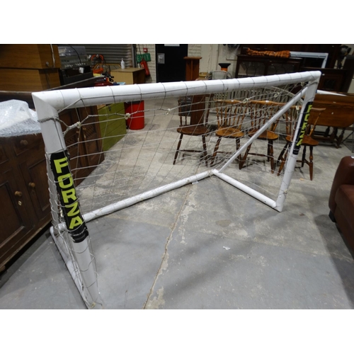 An Adjustable Garden Football Net