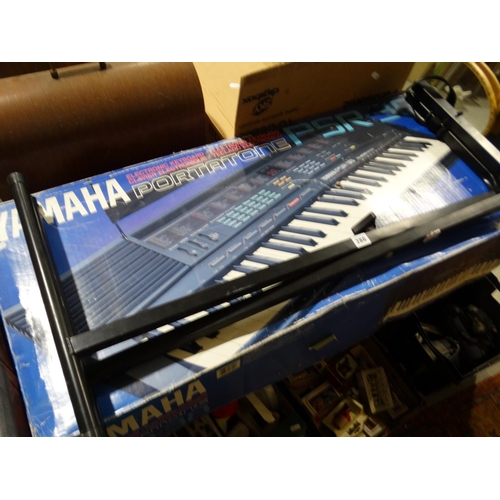 A Yamaha PSR-38 Keyboard & Stand
