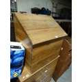 A Pine Sloping Lid Bedding Box