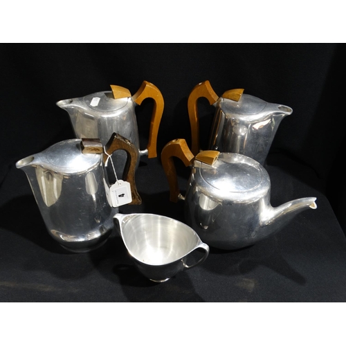 A Qty Of Picquot Ware Service Ware (5)