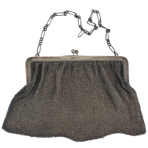 A vintage Ladies silver Handbag 225 grams