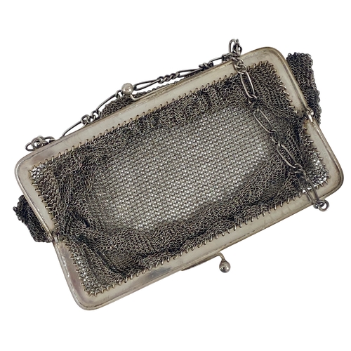 A vintage Ladies silver Handbag 225 grams