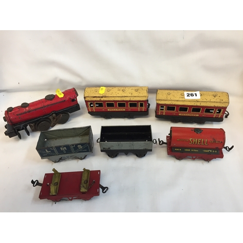 OLD TINPLATE CLOCKWORK TRAIN, 2 CARRIAGES AND 4 TRUCKS