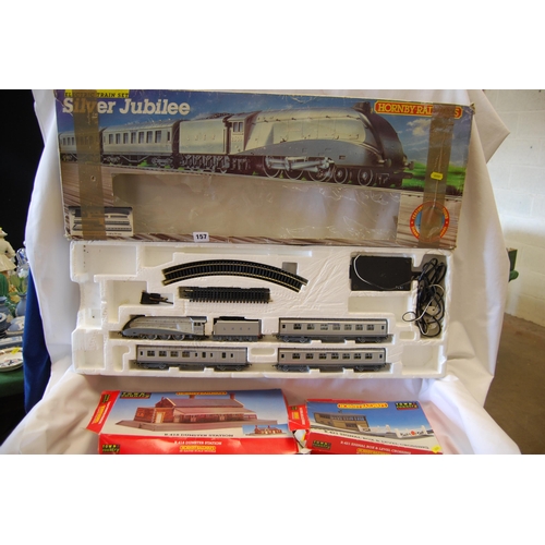 HORNBY RAILWAYS SILVER JUBILEE ELECTRIC TRAIN SET, SIGNAL BOX AND LEVEL ...