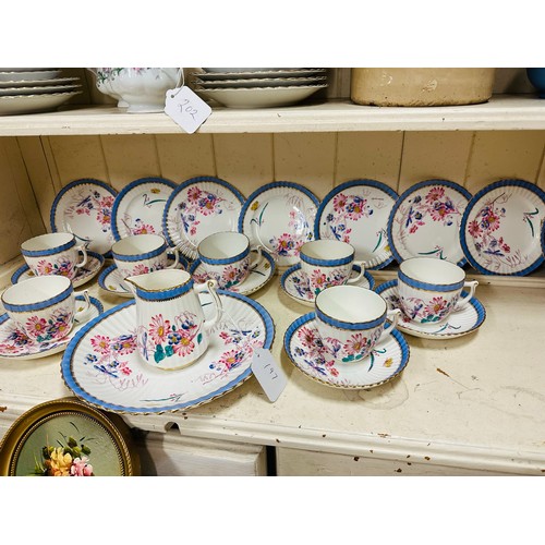 Victorian 8 setting china tea set, 8 side plates, 8 saucers, 8 cups ...