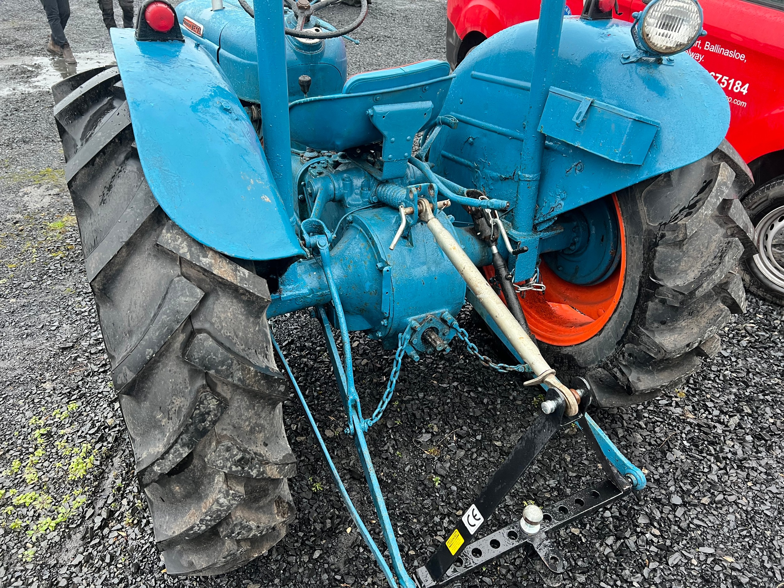 Fordson Dexta tractor. Runs and drives. C/w new brakes, steering wheel, seat and cushion, grille, ex