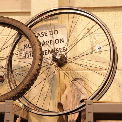 Pair of Quando MT20 quick release racing bike wheels. This lot is not ...