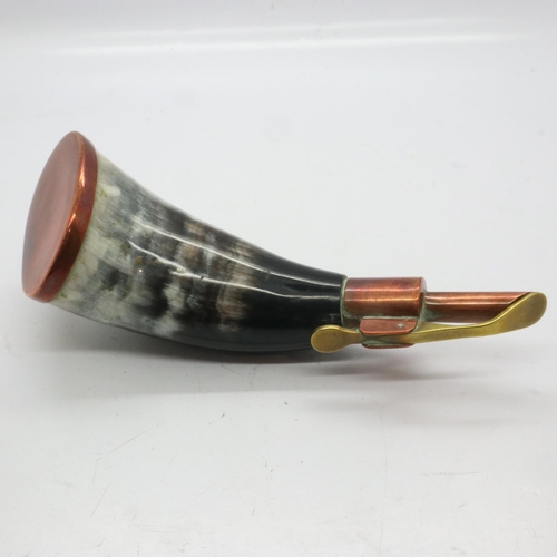 Horn and copper powder horn, L: 12 cm. UK P&P Group 1 (£16+VAT for the ...