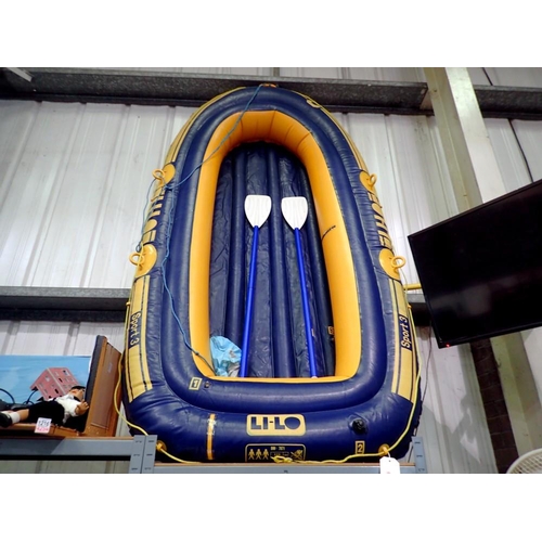 LiLo 3 man inflatable dinghy, max capacity 240kg, with paddles. 270 x ...