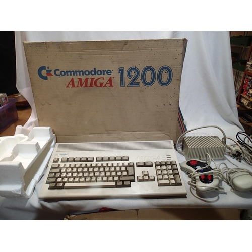 Commodore Amiga 1200 console, power pack, controller and leads ...