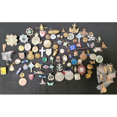 ASSORTMENT OF BADGES / PINS including a Highland Light Infantry cap ...