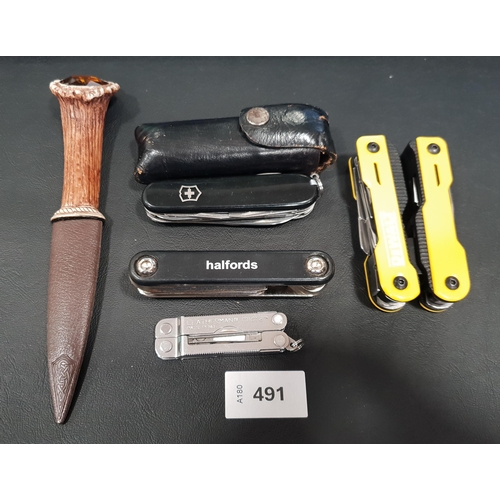 SELECTION OF SWISS ARMY KNIVES AND MULTI TOOLS of various sizes and ...