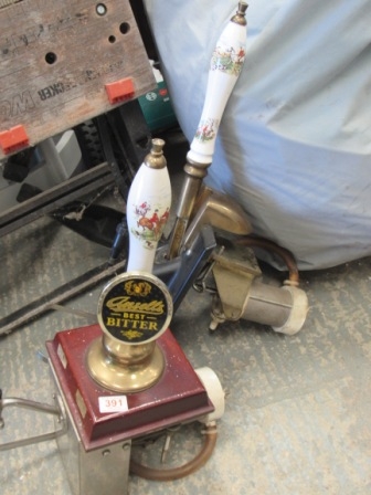 2 x Vintage Beer Pumps