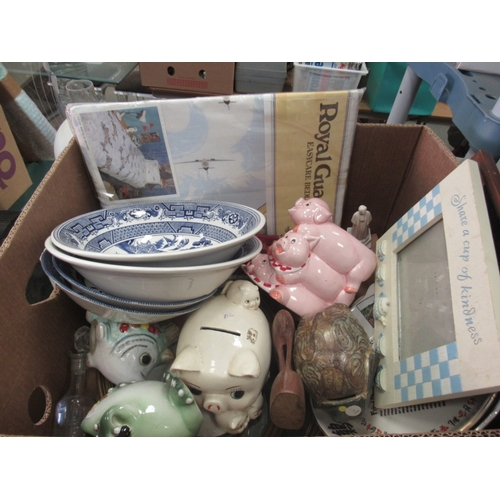 Mixed box of bric-a-brac