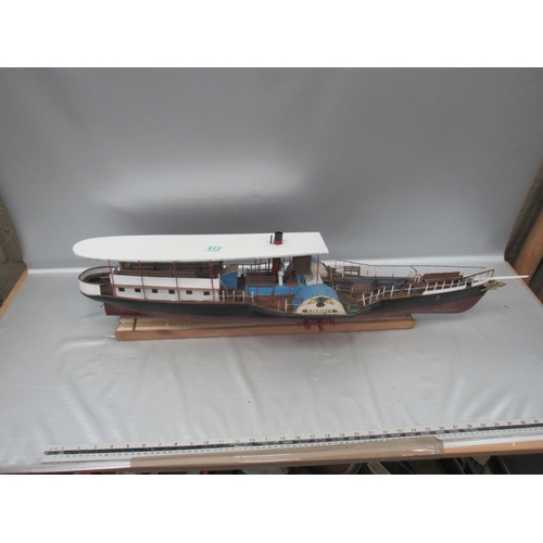 Model paddle boat