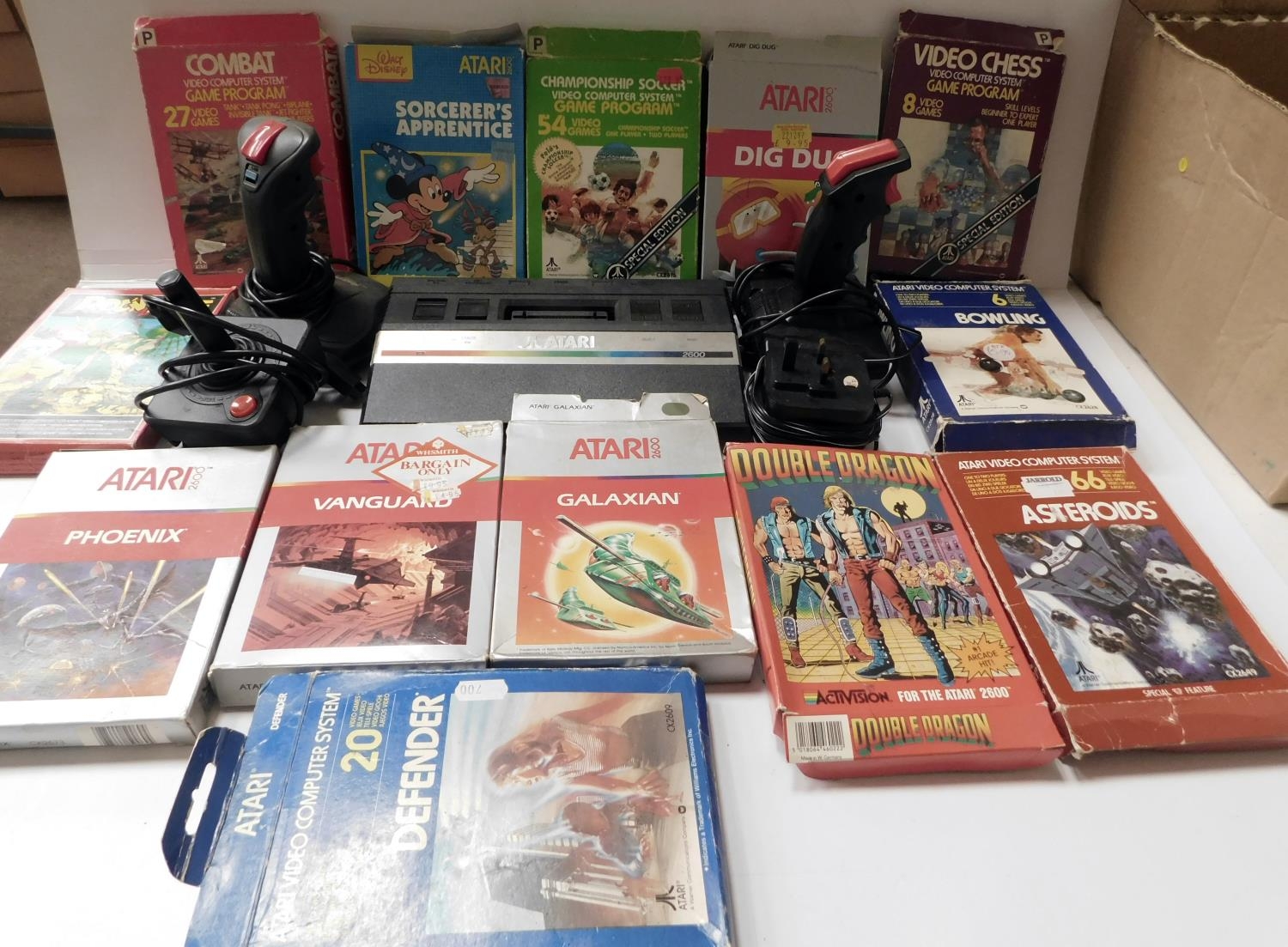 Retro 1970 Atari console with joystick & games (untested)