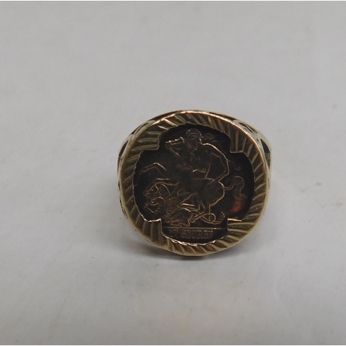 9ct gold St George coin ring - sizer M 1/2 - 2.83g