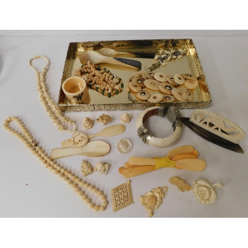 Mixed bone/vintage jewellery items