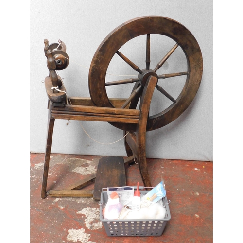 Vintage style spinning wheel with accessories