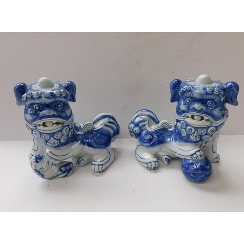Pair of Chinese style Foo Dogs - 8" tall - no damage