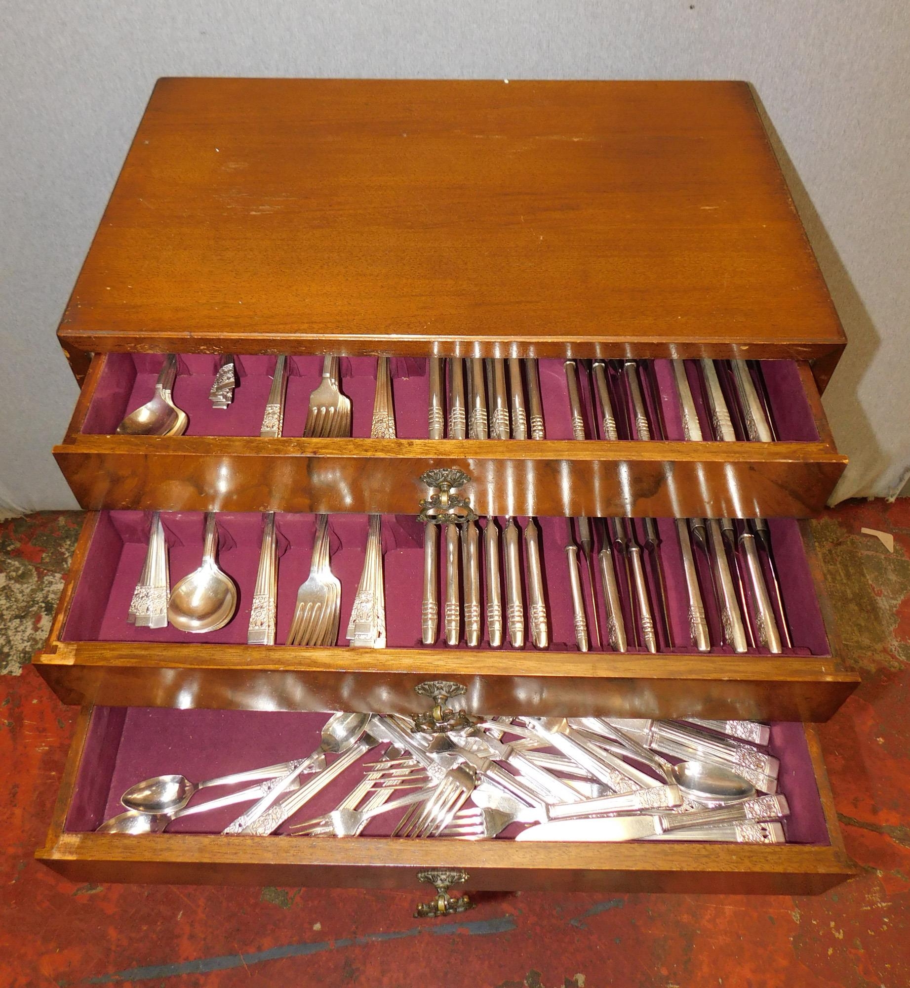 Mid 20th Century cutlery cabinet with cabriole legs
