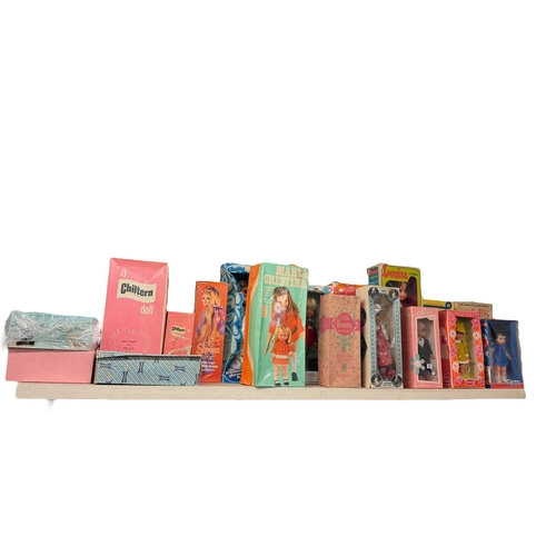 Collection of mid to late 20th Century boxed dolls (18).