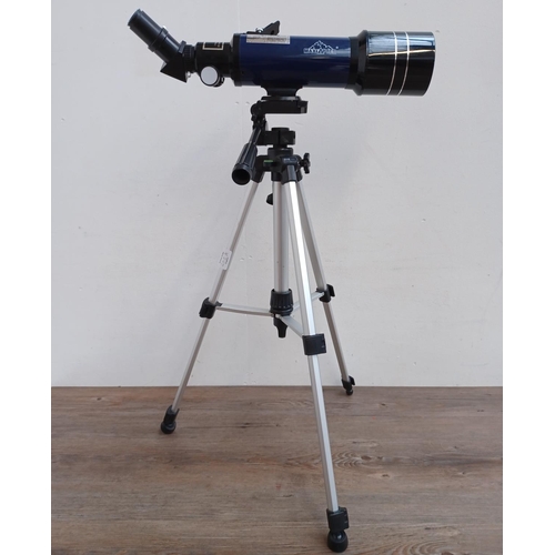 A Maxlapter 40070 focal length: 400mm, diameter 70mm coated lens ...