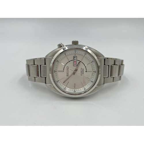 A Seiko Kinetic 42mm men's wristwatch - ref. 5M63-0AK0