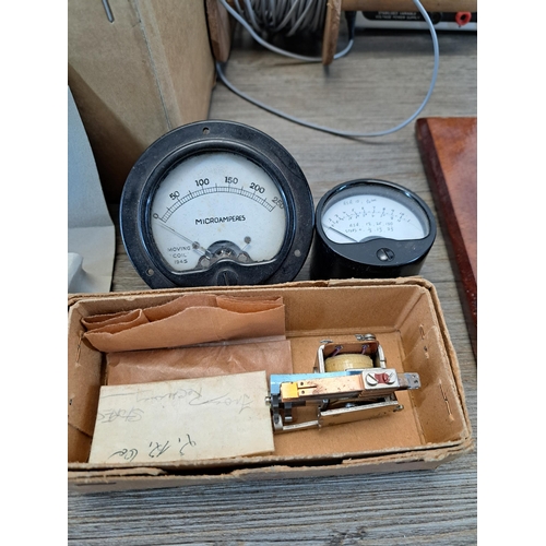 A collection of vintage items to include two Economatics ECON511 ...