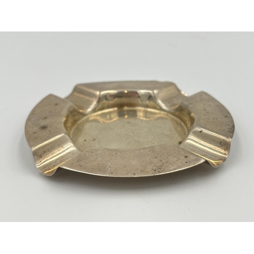 A hallmarked Birmingham silver ash tray - approx. gross weight 34g