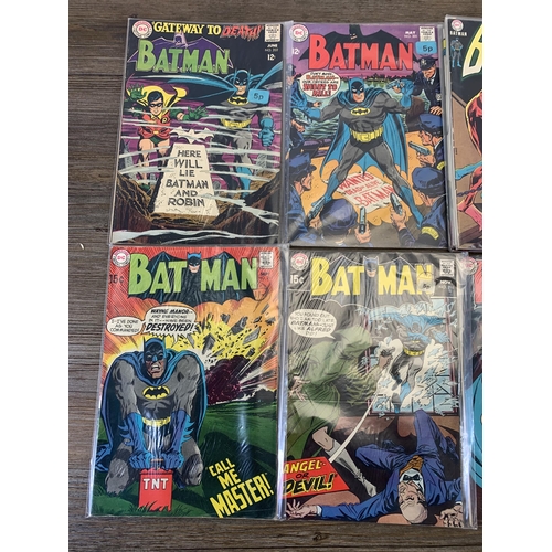 Fourteen DC Comics. 'Batman' Includes #201, #202, #213 (80 page Giant ...