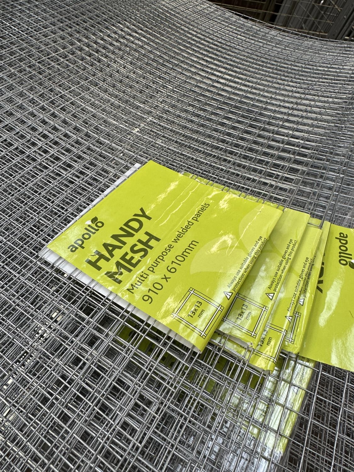 40 Apollo Handy Mesh multi purpose welded panels - approx. 91cm x 61cm