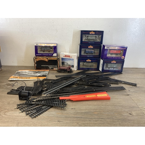 A collection of model railway accessories to include boxed Mainline ...