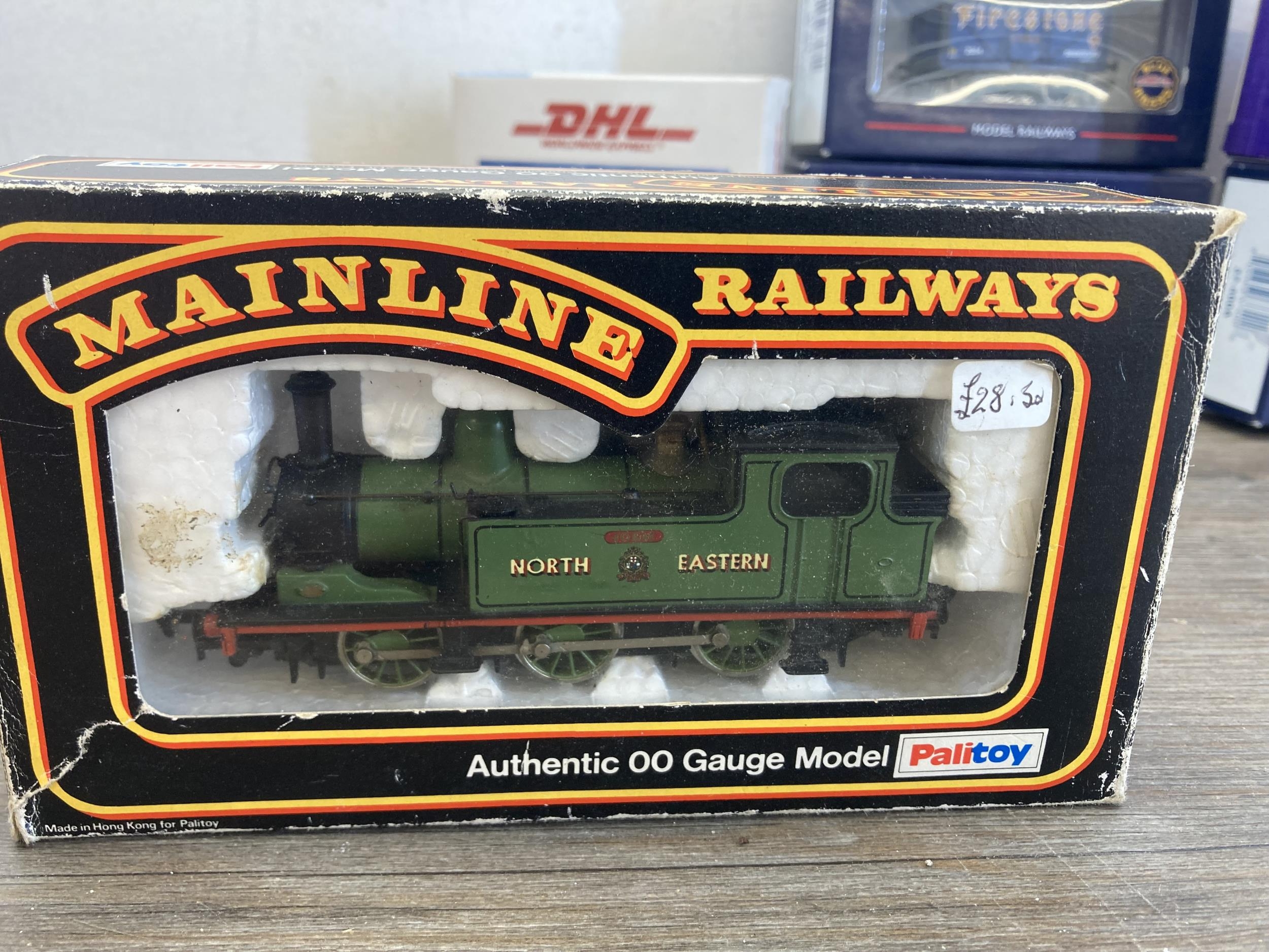 A collection of model railway accessories to include boxed Mainline ...
