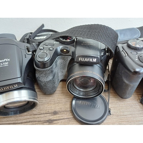 Five Fujifilm FinePix compact digital bridge cameras, S8650 16mp, S4000 ...