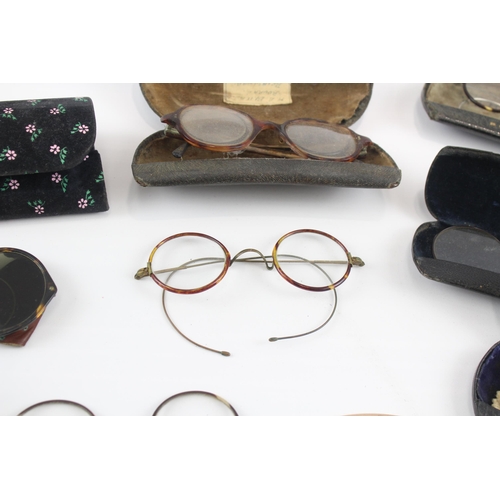 A collection of 19th century and later spectacles to include Pince-nez etc.