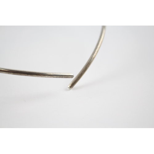 A Modernist sterling silver collar necklace with clam shell design ...