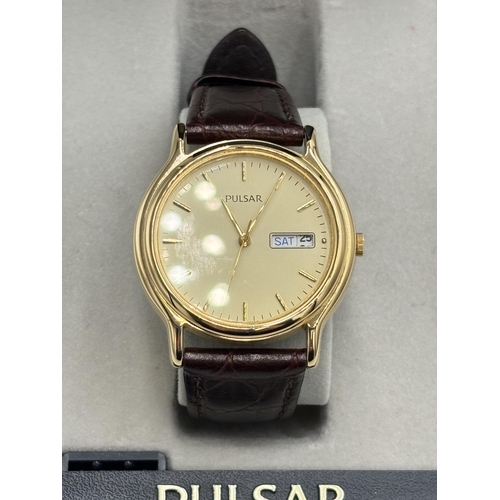 A boxed Pulsar quartz gold plated men's wristwatch - No. V733-X024