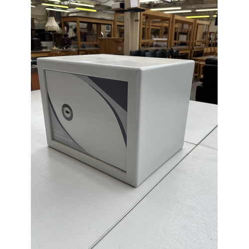 A Burton Safes Evo S1 safe (key in office) - approx. 35cm high x 45cm ...