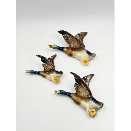 Three Jema of Holland flying duck graduating wall plaques - largest ...